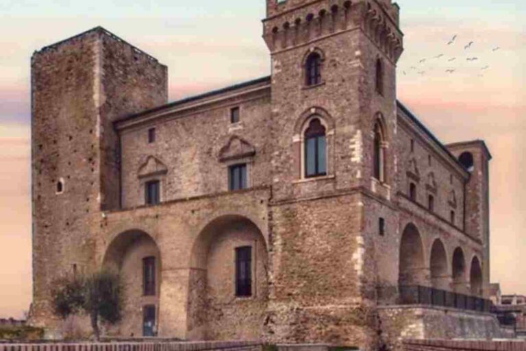 Crecchio, il borgo abruzzese protagonista della notte che decise la ...